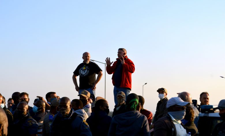 Attempt to remove Ballito barricades halted | North Coast Courier