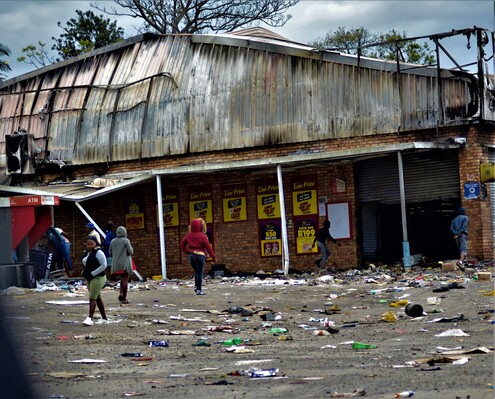 "I tried to stop them, but there were just too many" - Shakaskraal ...