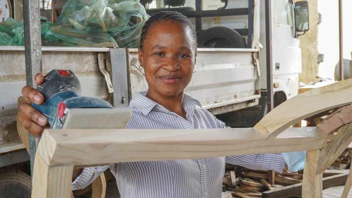 Have a seat with go-getter and Mandeni furniture queen Mandisa [Watch ...