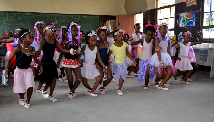 Shakaskraal ballerinas shine on stage | North Coast Courier
