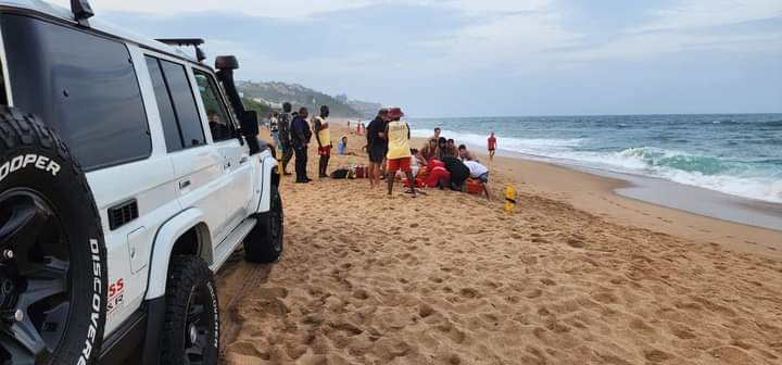 Bystanders save holidaymaker's life at Tiffany Beach | North Coast Courier