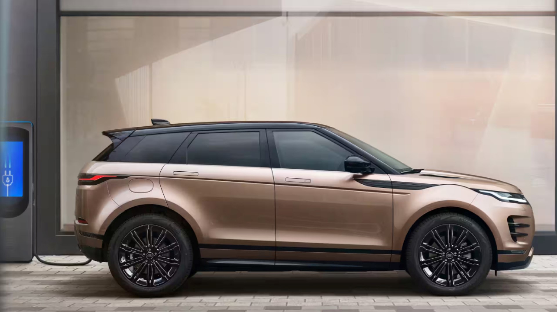 Evoke all of your driving senses with the new Range Rover Evoque ...