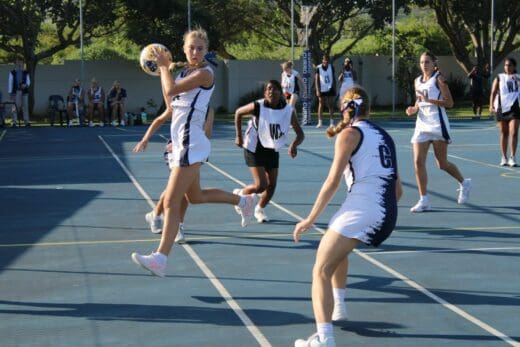 Curro Salt Rock warm up for Gelofte Night Series Final with victory ...