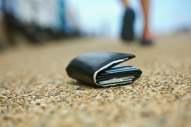 What to do when your wallet is stolen | Rekord