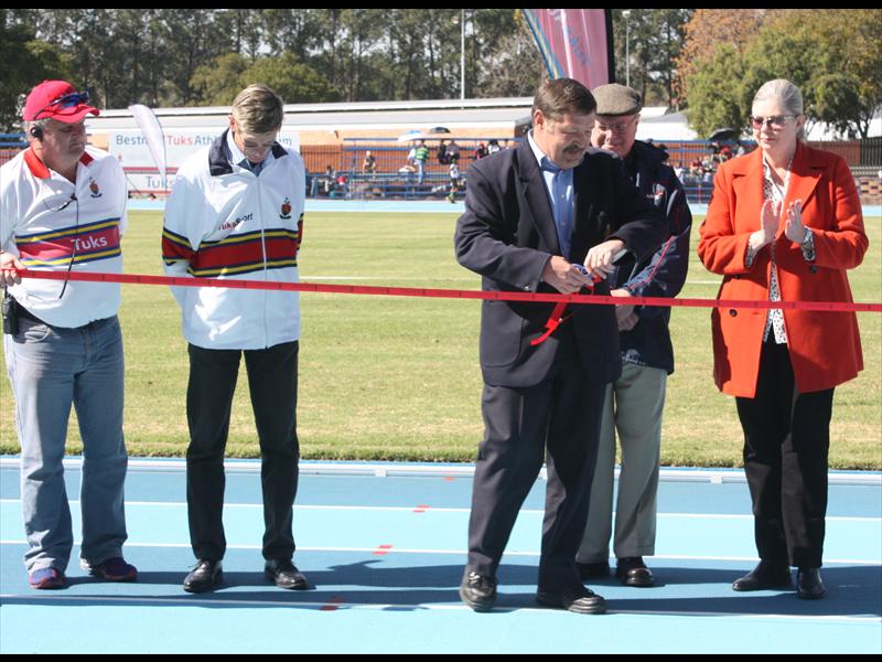 Tuks celebrates new athletics track | Rekord