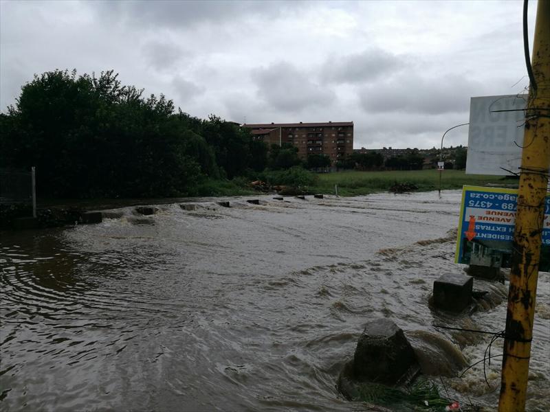 NEWSFLASH: Metro police monitoring Centurion bridges for flooding | Rekord