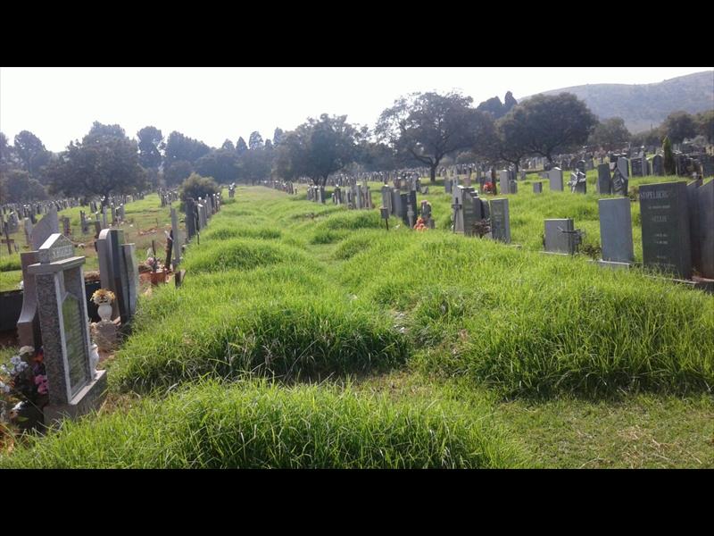Nuwe hoop vir Zandfontein-begraafplaas | Rekord