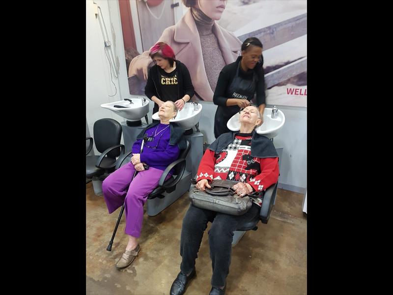 Elderly pampered in Eldoraigne | Rekord