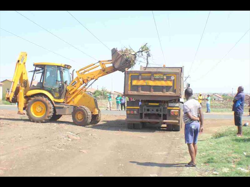 North volunteers tackle illegal dumpsites | Rekord