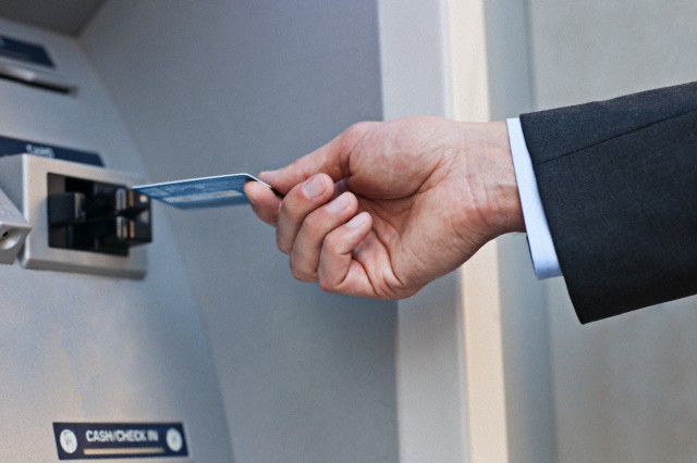 Don’t become a victim of bank card fraud | Rekord