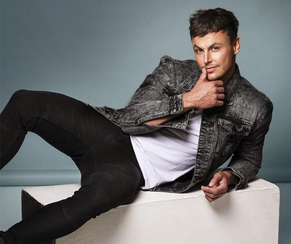 Lee Scott terug op die toneel met ''Vry' | Rekord