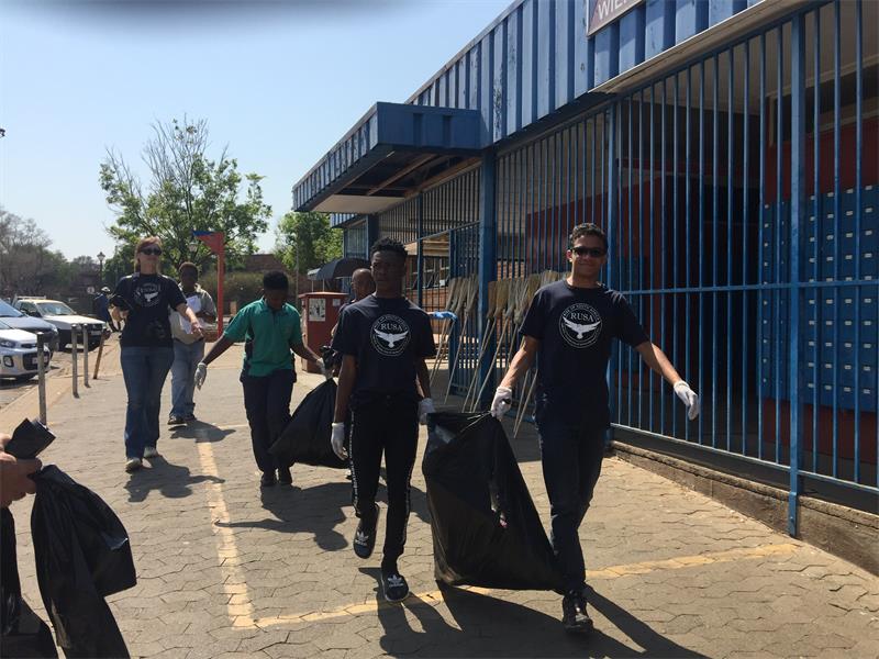 Centurion School cleans post office | Rekord