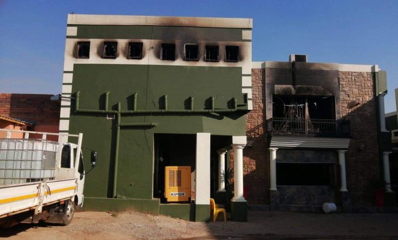 Fire destroys fave Mams pub | Rekord