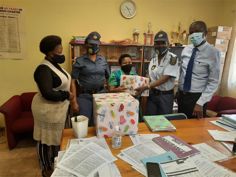 North police do their part for local school | Rekord