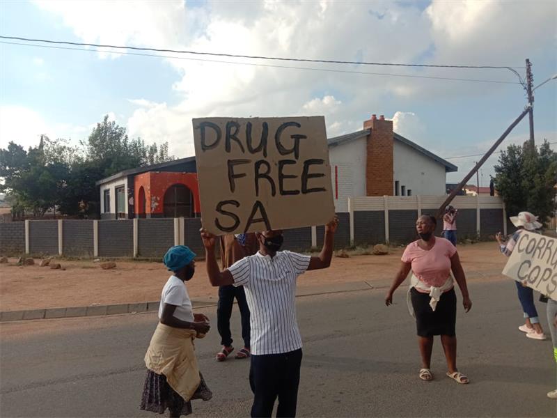Mabopane residents want 'corrupt cops' out | Rekord