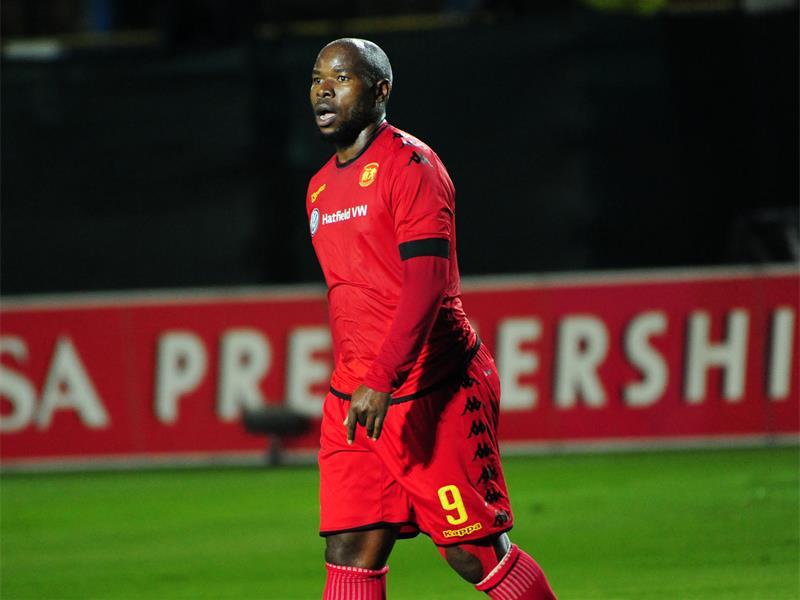 Zambian football legend training with Pretoria Callies | Rekord