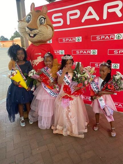 Welcome to the first Little Miss Denlyn | Rekord
