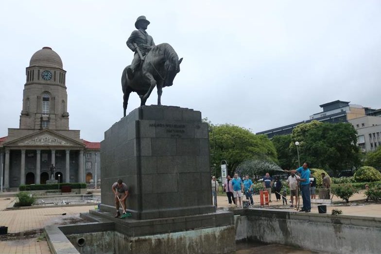 FAK maak Pretorius-standbeelde op Andries Pretorius se verjaarsdag ...
