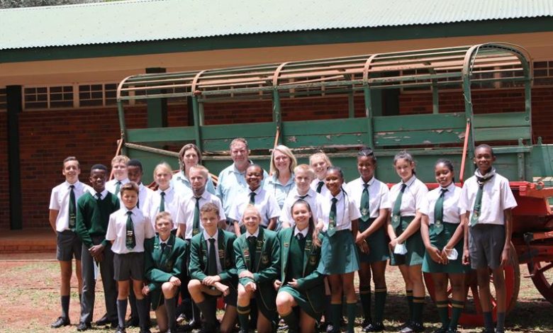 Voortrekker Monument receives oxwagon from school | Rekord