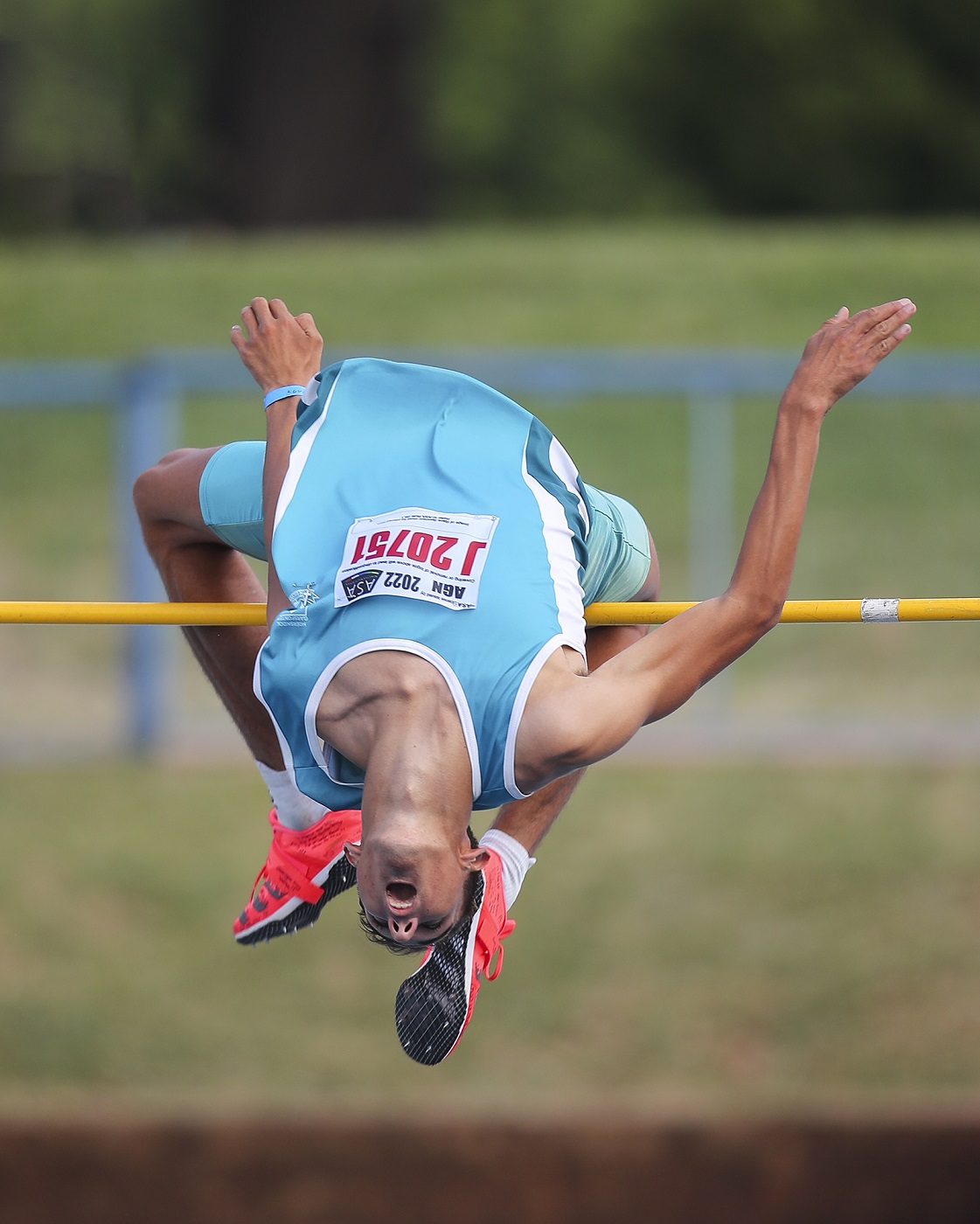 Garsfontein skoolseun jag oud wêreldkampioen se hoogspring rekords | Rekord