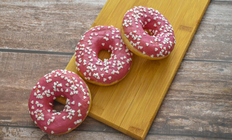 Make this fun fake baker's platter with your child | Rekord