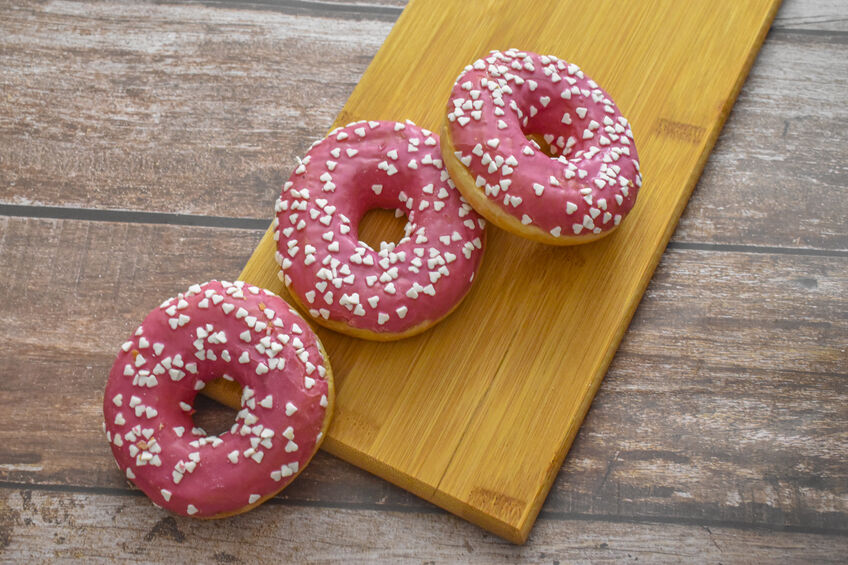 Make this fun fake baker's platter with your child | Rekord