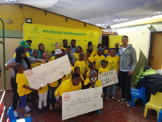 Mamelodi Sundowns give trophy, prize money to Nellmapius centre | Rekord
