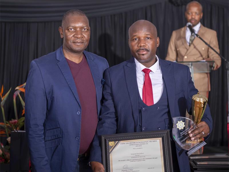 Top cops honoured at annual District Awards | Rekord