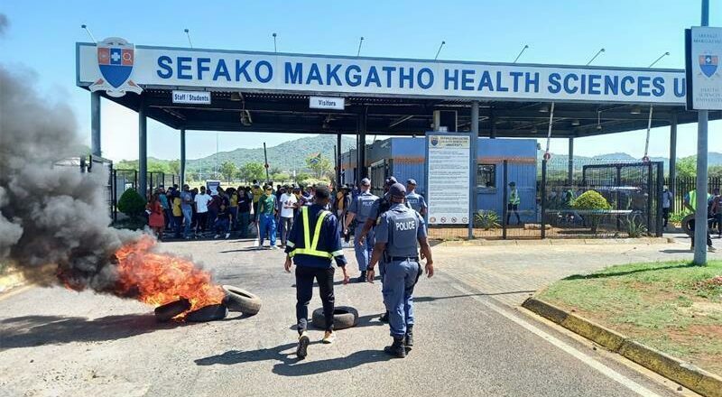 Sefako Makgatho university lifts student protester suspension | Rekord