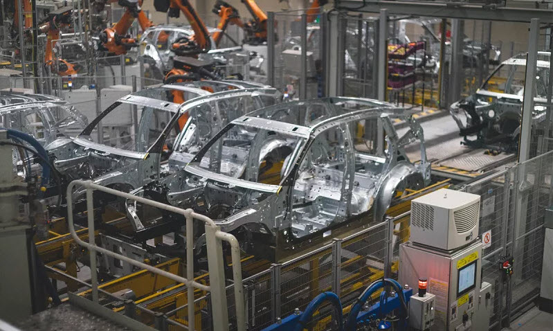 Take a peek inside BMW’s Plant Rosslyn production facility | Rekord