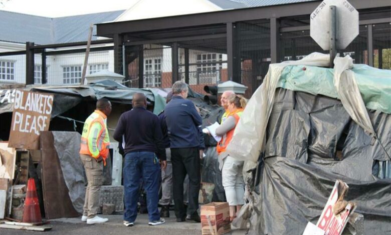 VIDEO: Refugees 'scared' after relocation to remote farmland | Rekord