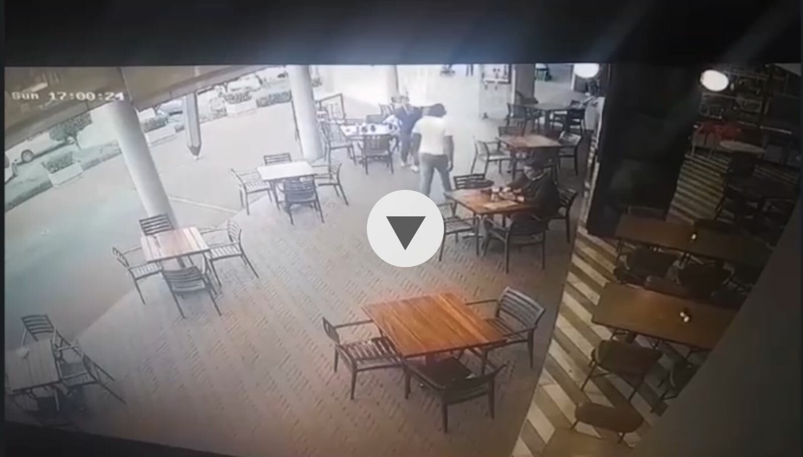 WATCH: This is how quickly your phone can get snatched | Rekord