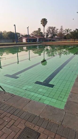 Swembad vir skole en nuwe park deel van Moot-inisiatiewe | Rekord