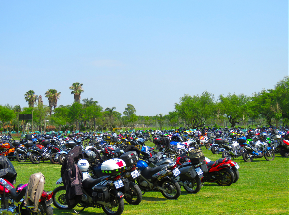 Bikers bring the Christmas spirit to needy children | Rekord