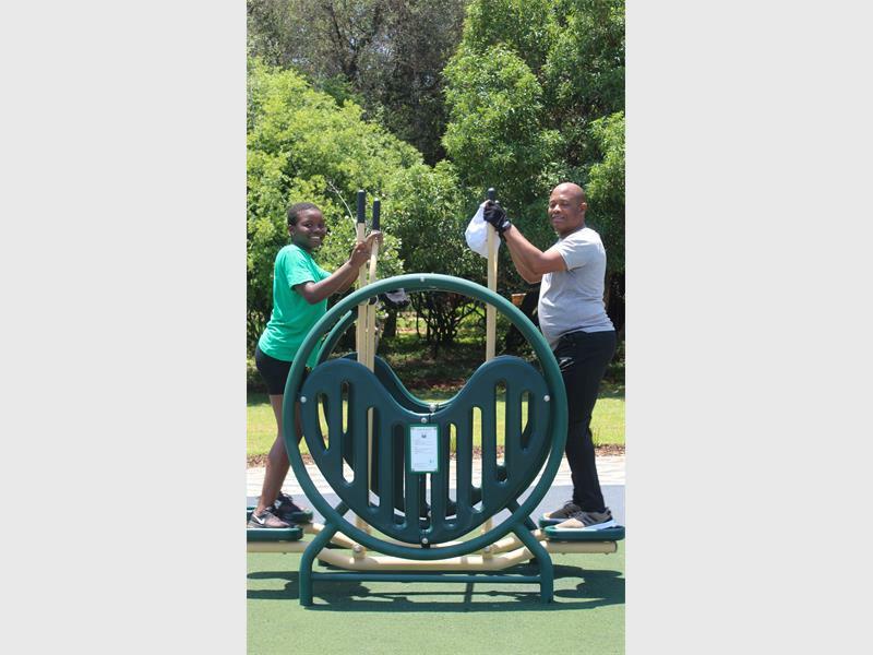 Botaniese Tuine wy nuwe buitelug oefenpark in | Rekord