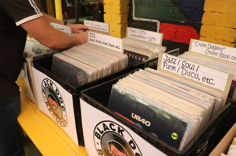 Music lovers roll back the times at local vinyl market | Rekord