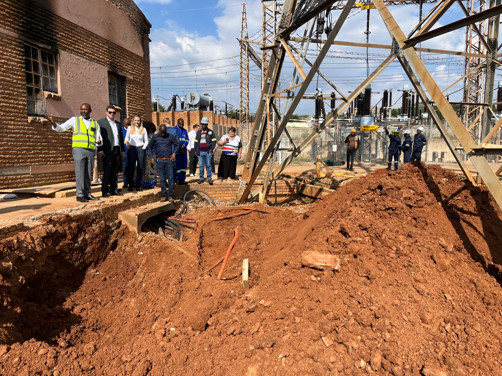 Mooikloof substation fire aftermath has Pretoria east residents playing ...