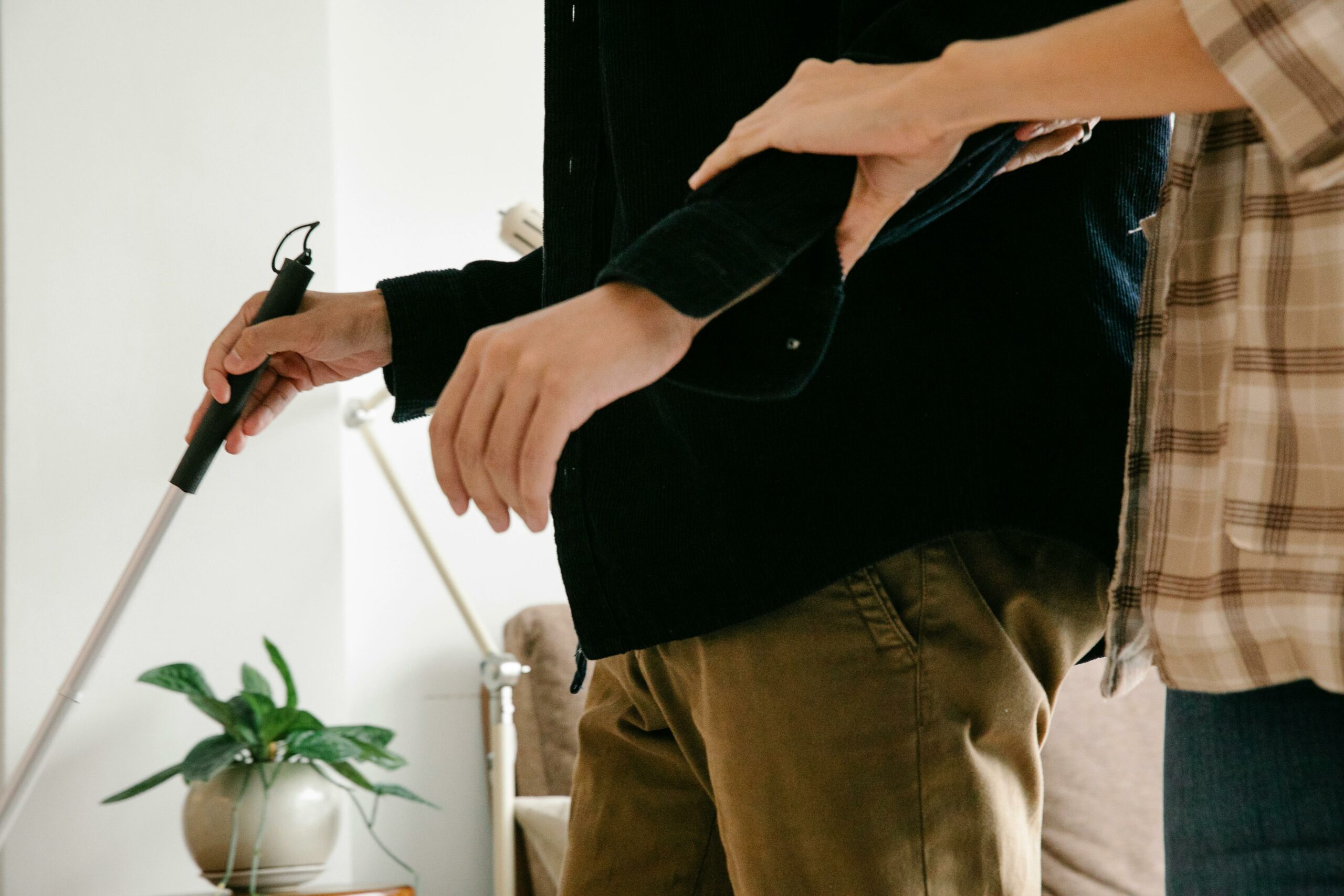 500 visually impaired people waiting for canes | Rekord