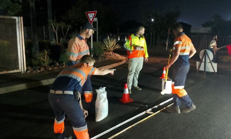 Buurtspan verf padstrepe oor in die Moot | Rekord