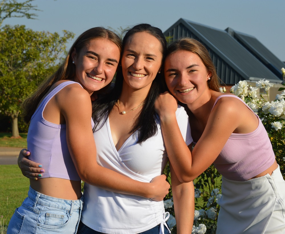 Tweelingma’s hanteer uitdagings met humor en ondersteuning | Rekord