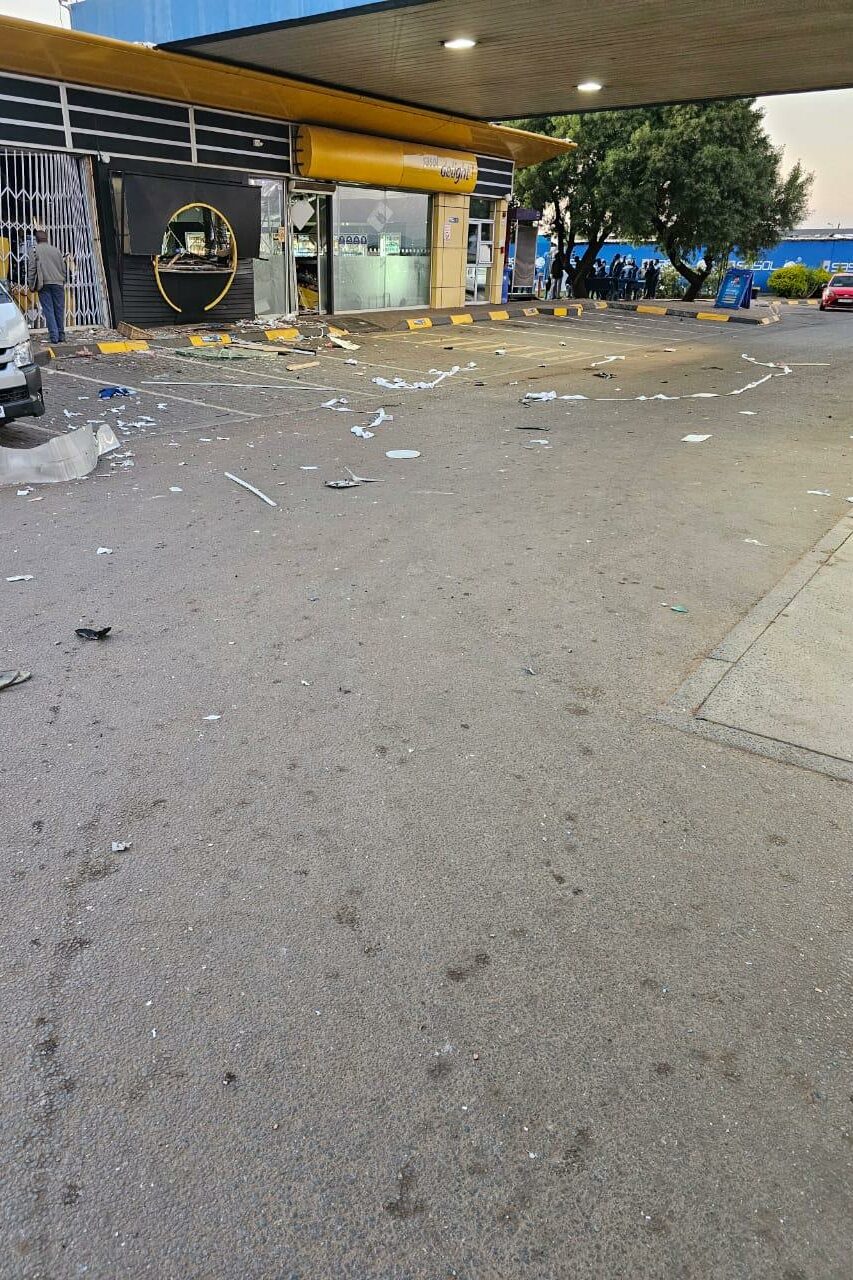Armed men bomb ATM, rob shop and driver at Soshanguve Sasol Garage | Rekord
