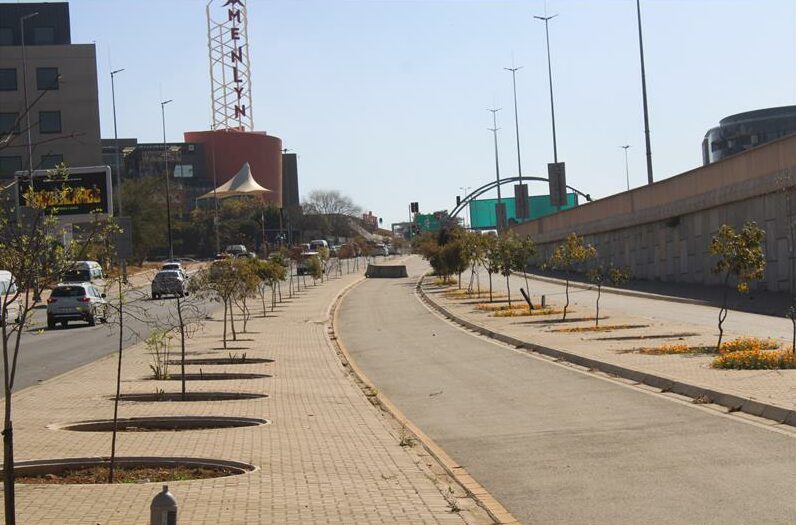 Parking and walkway project near east mall to finish by 2025 | Rekord
