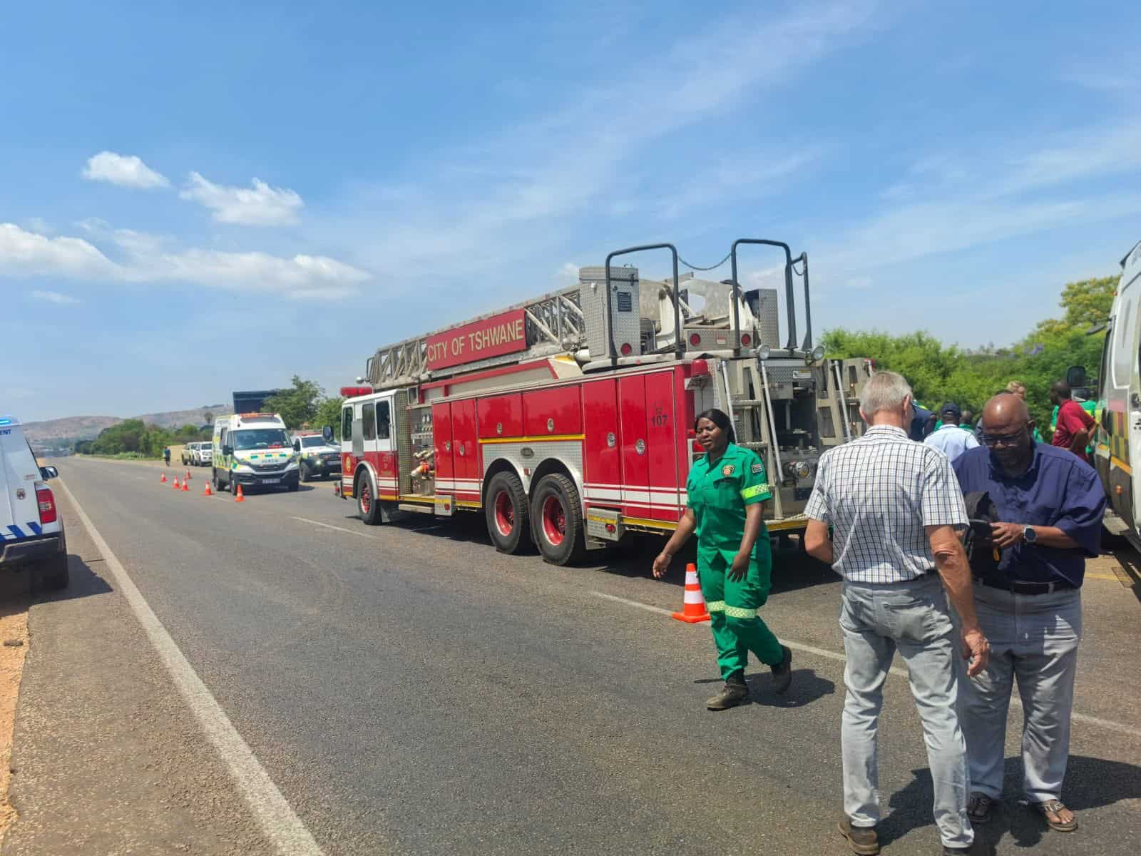 Bus driver airlifted to hospital, 6 others injured in R80 accident | Rekord
