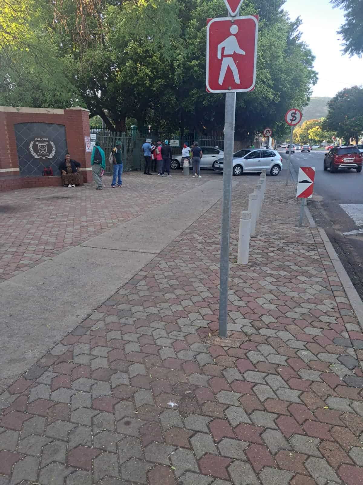 Update: Heavy police presence at Laerskool Danie Malan | Rekord
