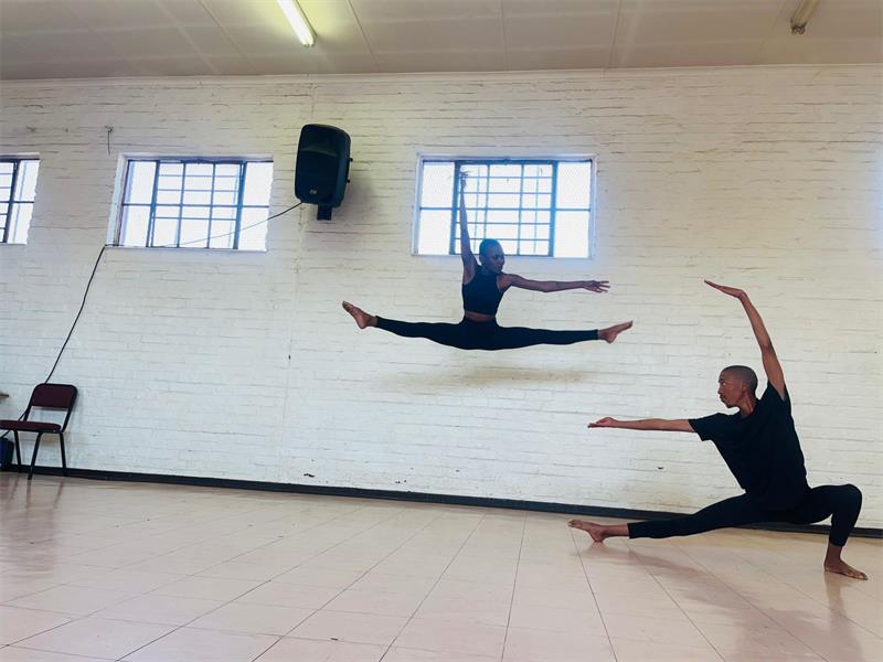 Free dance studio keeps children off the streets | Rekord