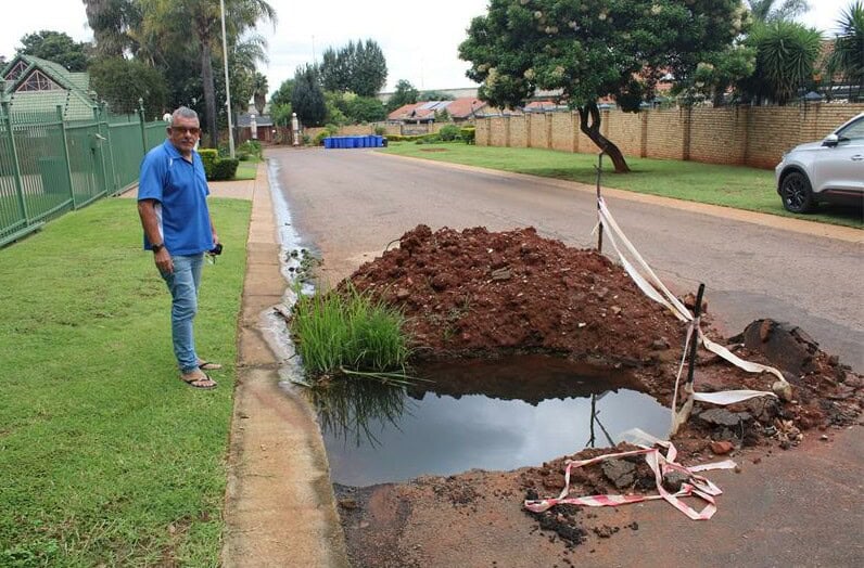 Learn to clean up after repair mess, say residents | Rekord