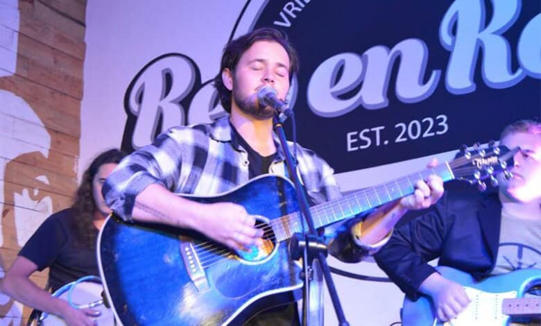 Selfs inbraak kan nie Moot-sanger se drome kelder nie | Rekord