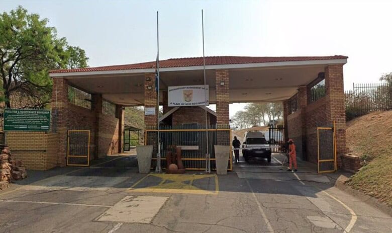Anti-crime project takes local learners on tour of prison | Rekord