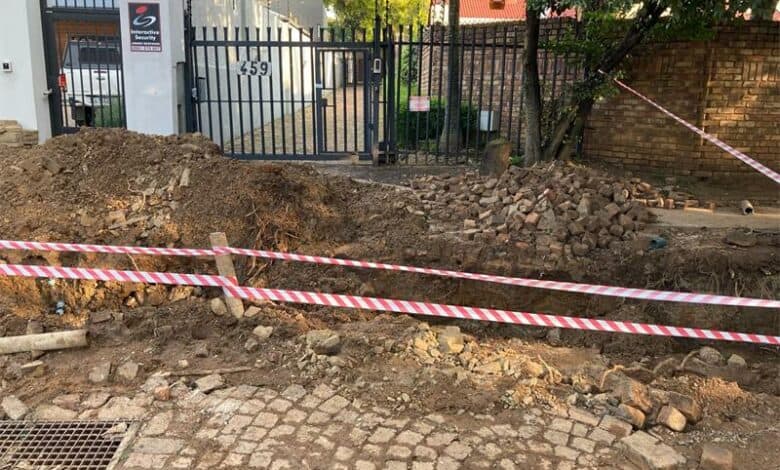 Waterkloof residents rally over rusted, busted pipes | Rekord