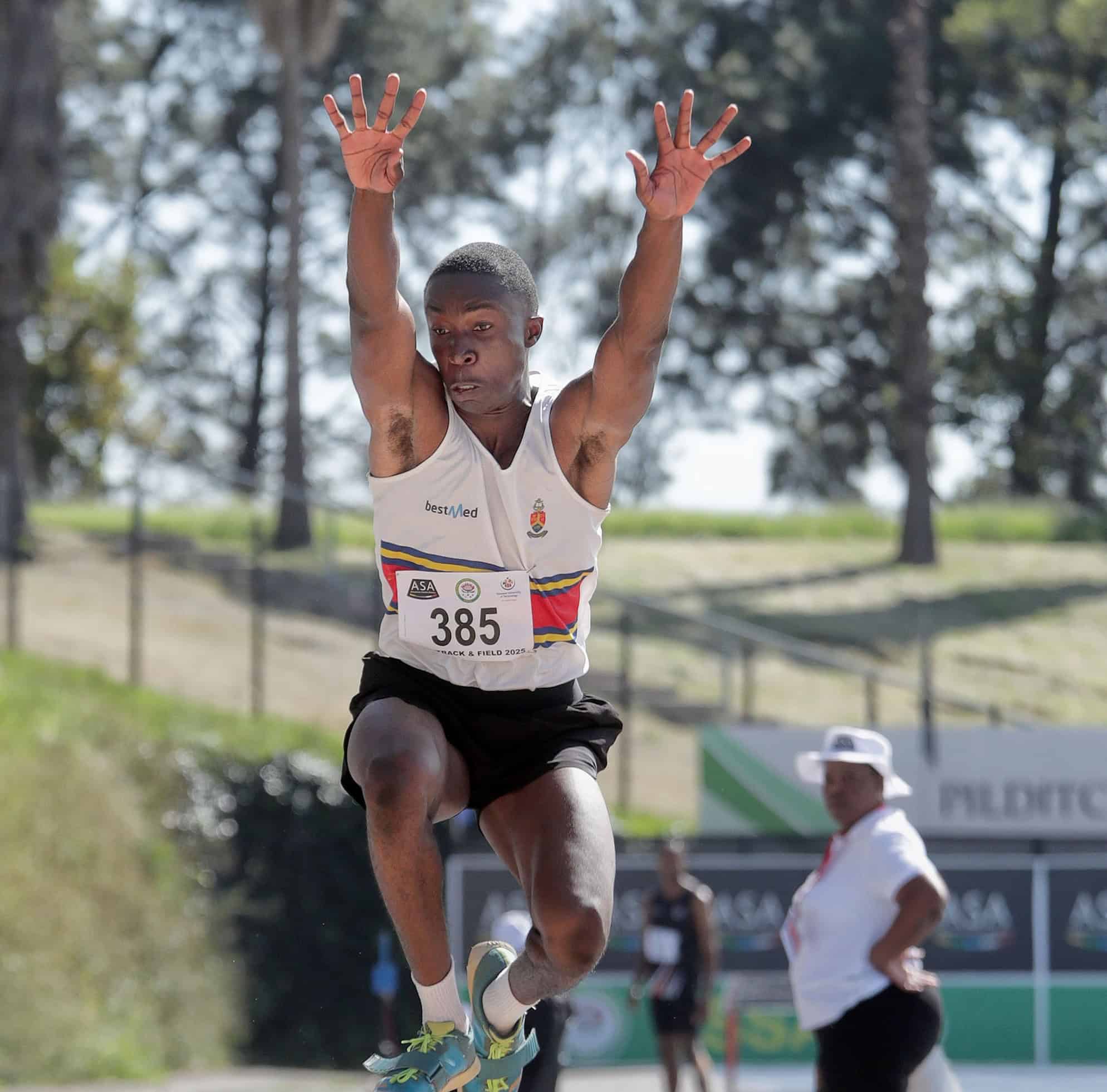 Adedokun achieves hat trick in triple jump at national events | Rekord